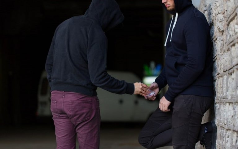 Shabu Addiction: Signs, Effects, Statistics, and Treatment